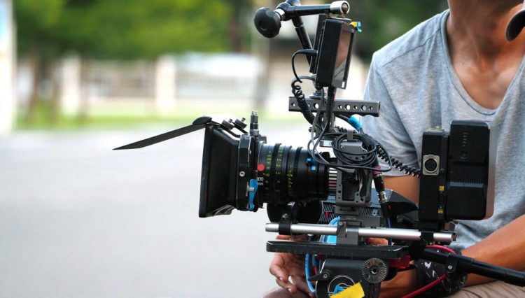 What is a Cine Lens? Beginner's Guide to Cinema Glass - FilmDaft