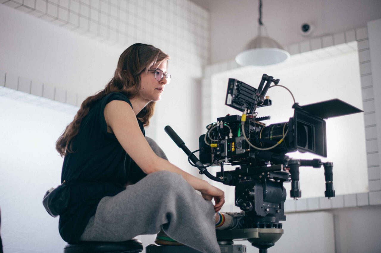 What is a Camera Operator in Film? Job Description, Salary & Career ...