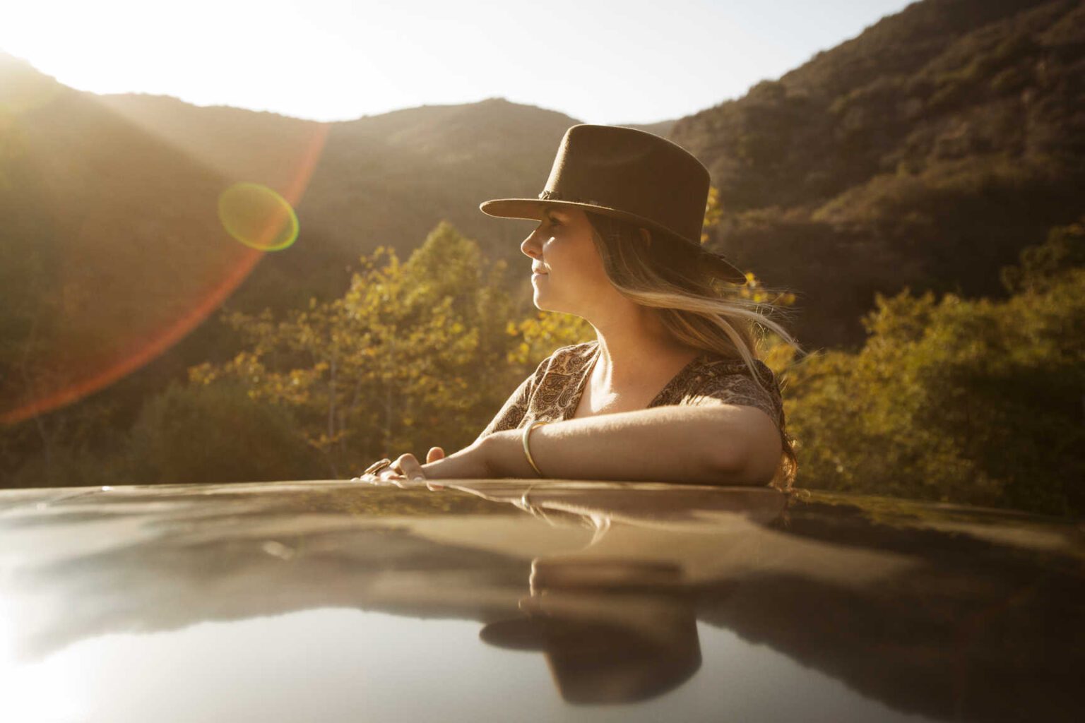 What Is Lens Flare? Types, Causes & Control - FilmDaft